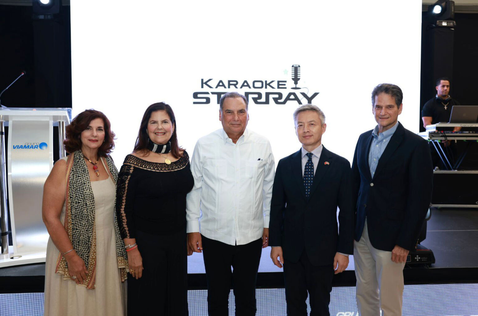 Geely presenta en República Dominicana su nueva SUV Starray 2025 • Periódico Digital ...