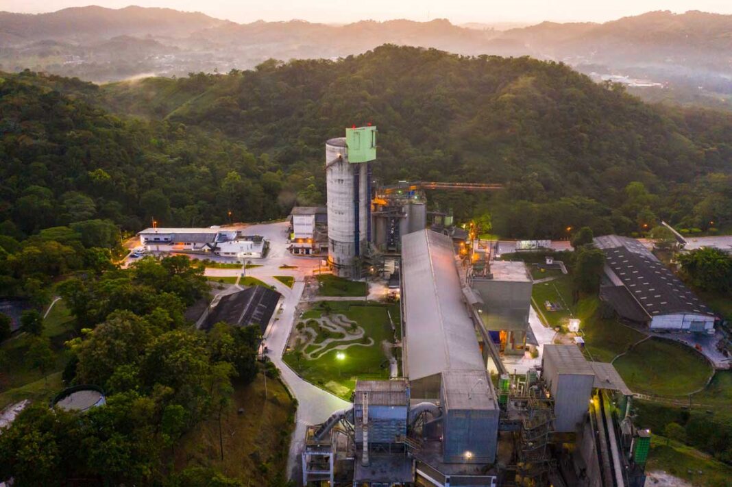 Argos Panamá se consolida como la primera planta de cemento carbono ...