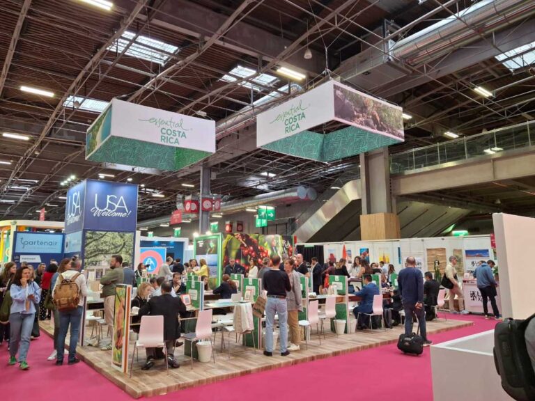 Costa Rica se promociona con imagen renovada en el metro de París en el ...